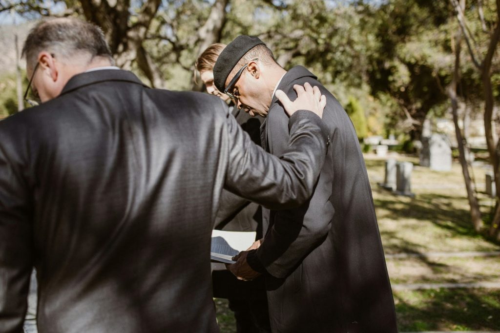Grief Etiquette: What To Say & What Not to Say When Someone Passes Away ...